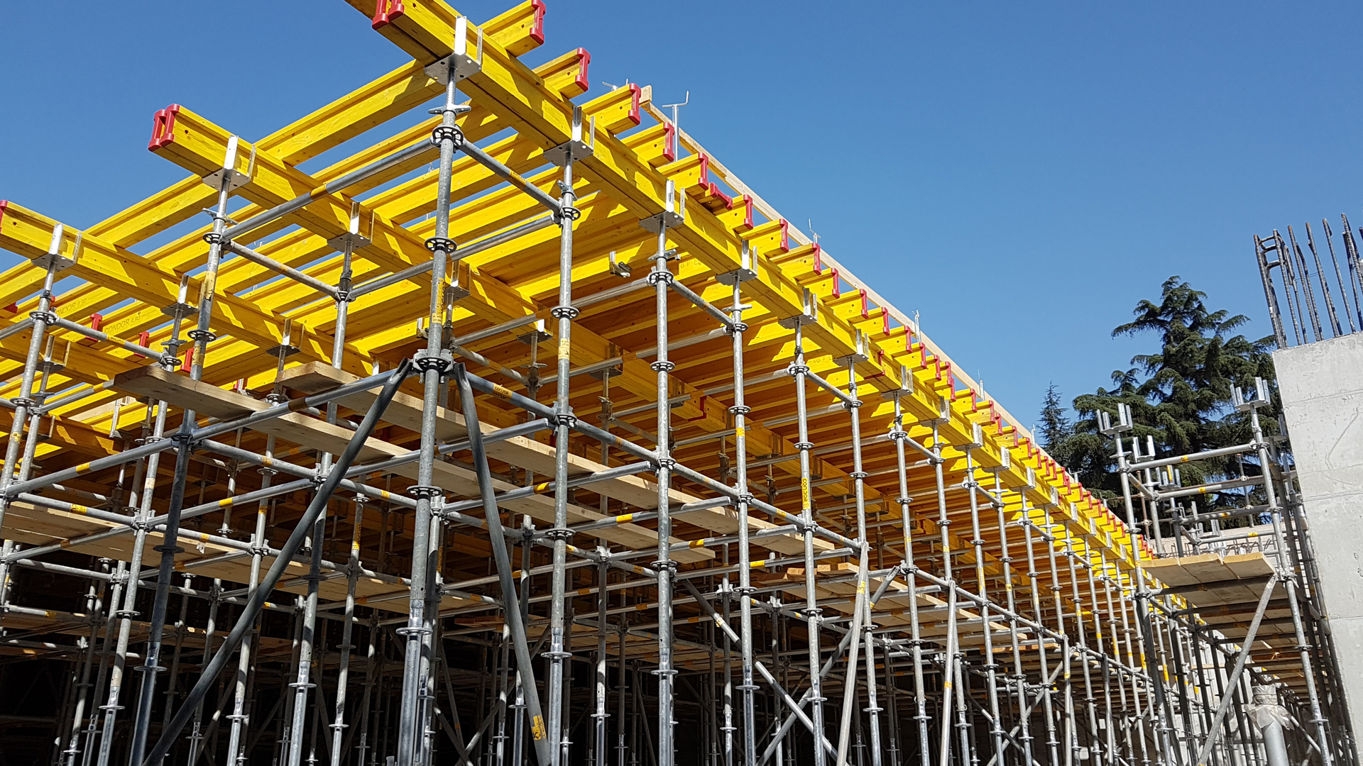 Multicom shoring towers - Condor Scaffolding - Production & sale